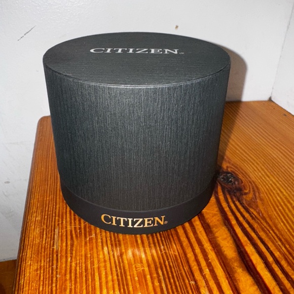 Citizen | Accessories | Citizen Black And Gold Watch Box | Poshmark